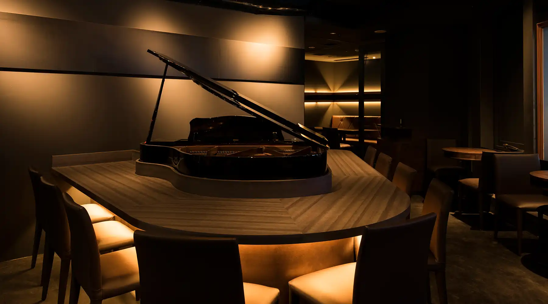 MARUGO-OTTO | マルゴオット | 新宿東口のモダンパブ